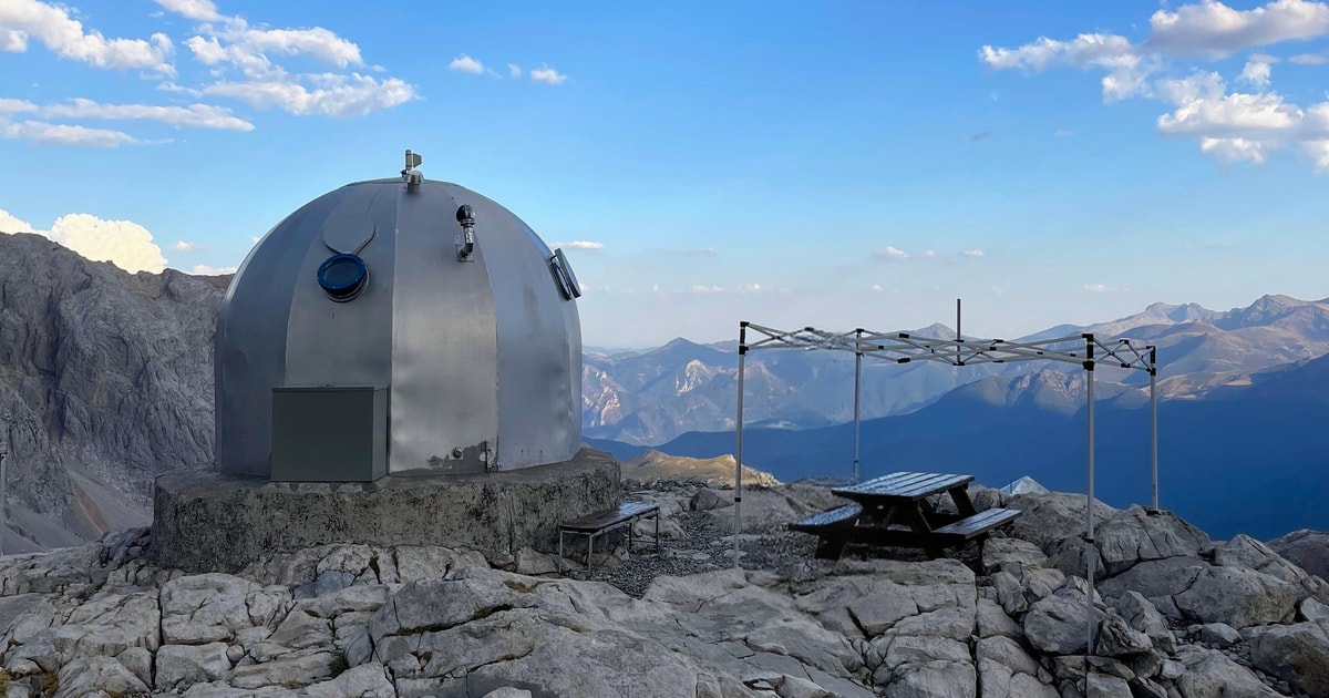 Private Tour - The Lost Hut: Hike to Cabaña Verónica | GetYourGuide