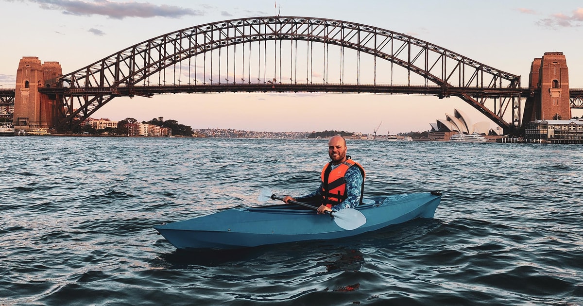 Sydney: Sunset Kayak - Opera & Harbour Bridge Tour (5p. max) | GetYourGuide