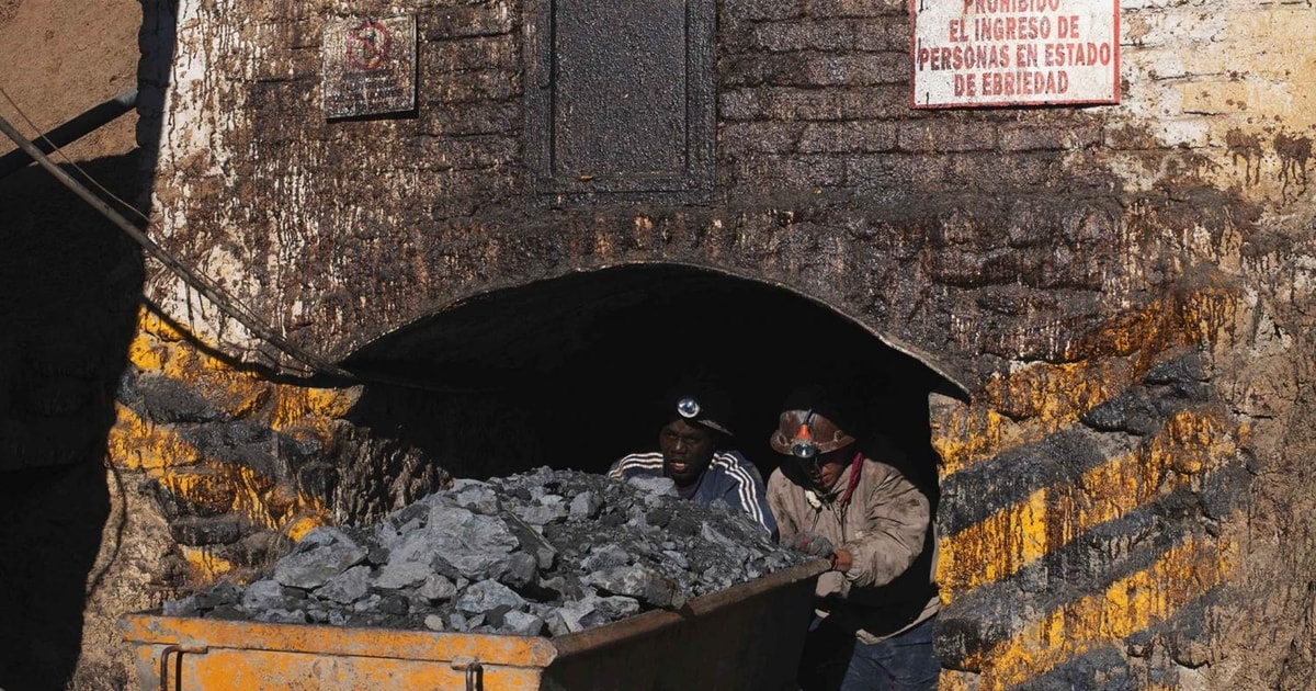 Potosí: Tour guidato della miniera di Cerro Rico | GetYourGuide