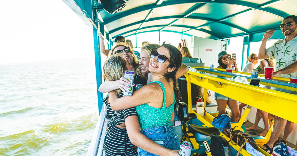 Ft Lauderdale 26 kişilik Özel Tekne: Sandbar Sip n' Splash | GetYourGuide