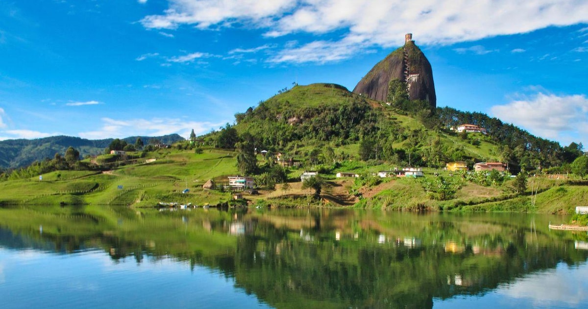 Medellín: tour privado a Guatapé y El Peñol con plantación de café ...