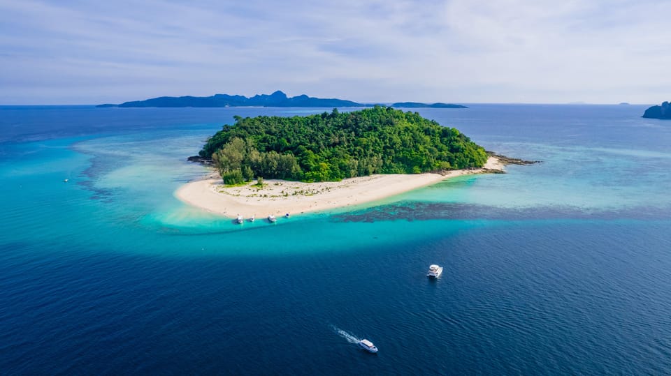 Phuket: Isla de Bambú e Islas Phi Phi en Catamarán Rápido | GetYourGuide