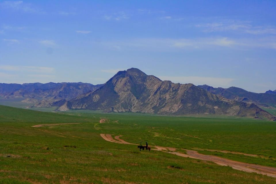2 Day / Visit Khar kharom and Elsen tasarkhai sand dune | GetYourGuide