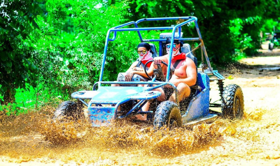 Punta Cana: Tour en buggy de medio día y cenote de playa | GetYourGuide