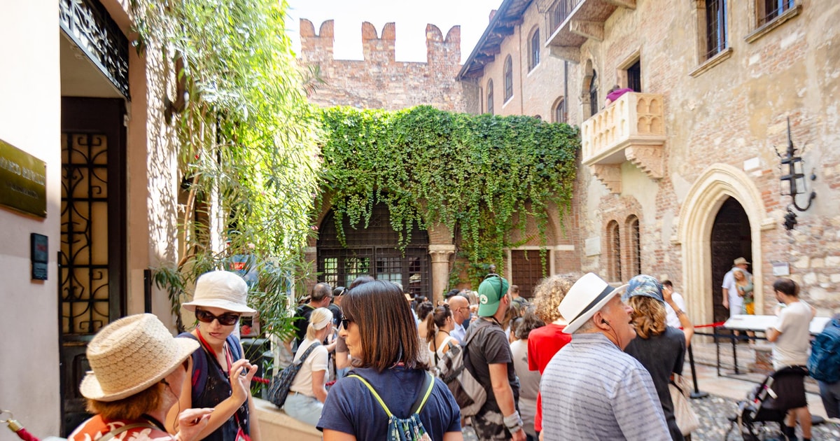 Verona: City Highlights & Street Food Walking Tour | GetYourGuide