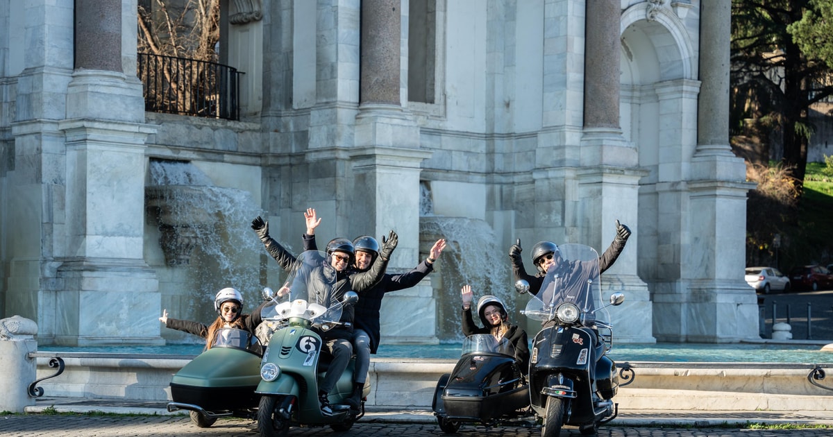 Rom: Private Vespa Tour bei Tag und Nacht mit Abholung vom Hotel ...