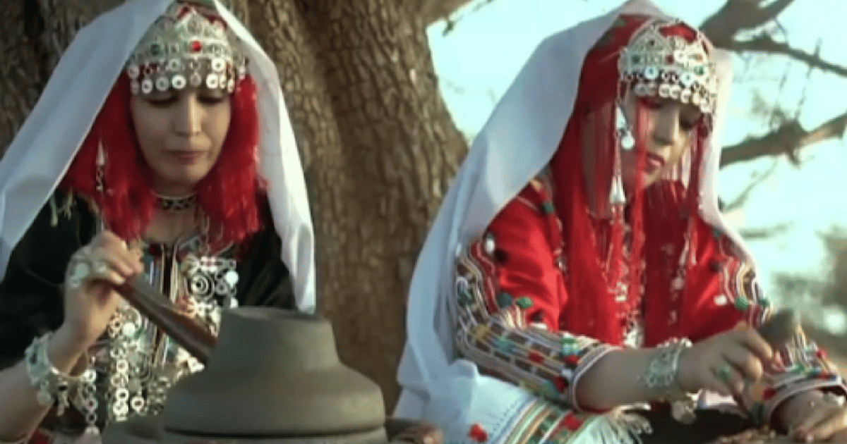 2 hours Berber Dress Show with Transfer | GetYourGuide