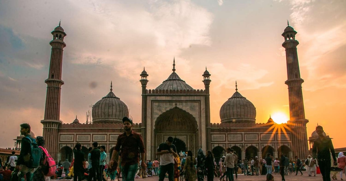 Delhi : Private Old and New Delhi Short Guided City Tour. | GetYourGuide