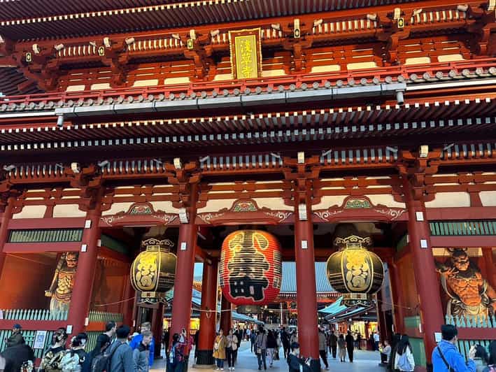 Guided tour to find gourmet restaurants in Asakusa | GetYourGuide