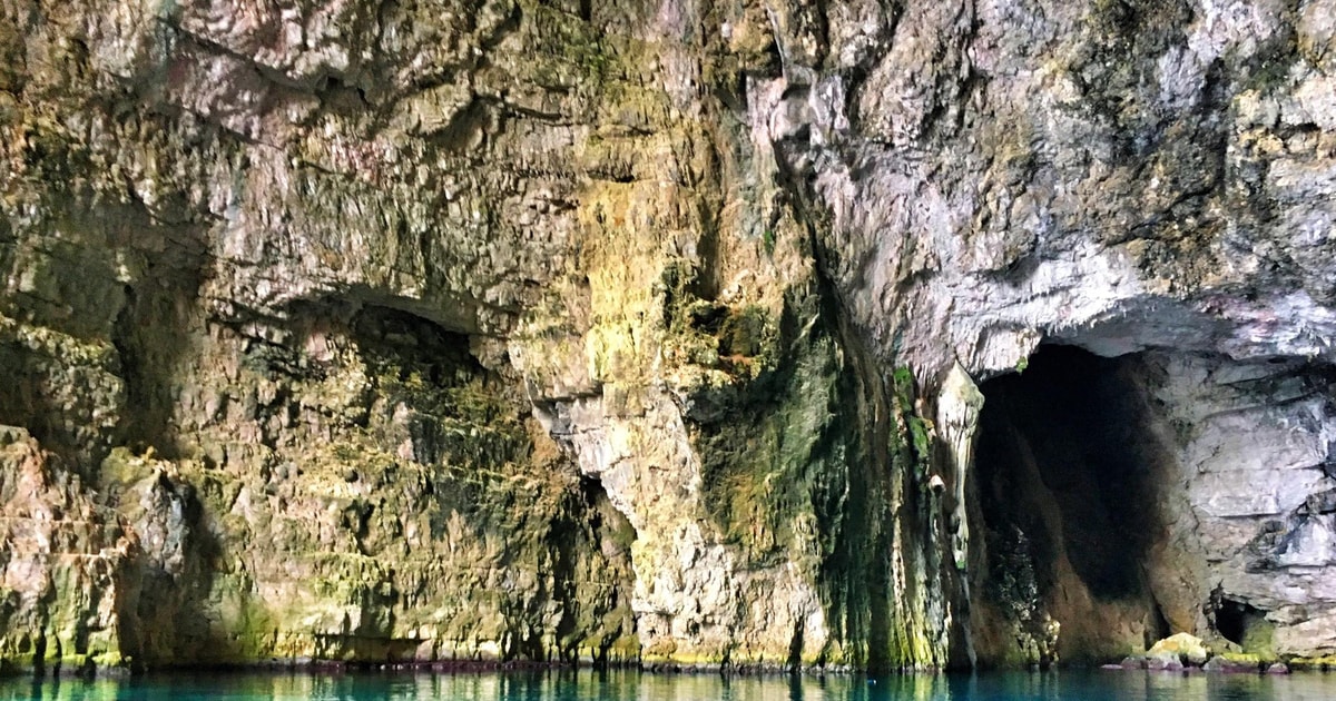 Isola di Sazan & Spiaggia di Karaburun & Grotta di Haxhi Ali Valona ...