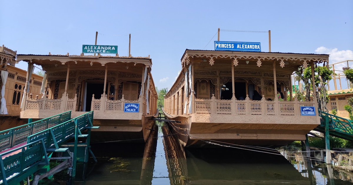 Kashmir Houseboat Tour Package for 3 Days | GetYourGuide