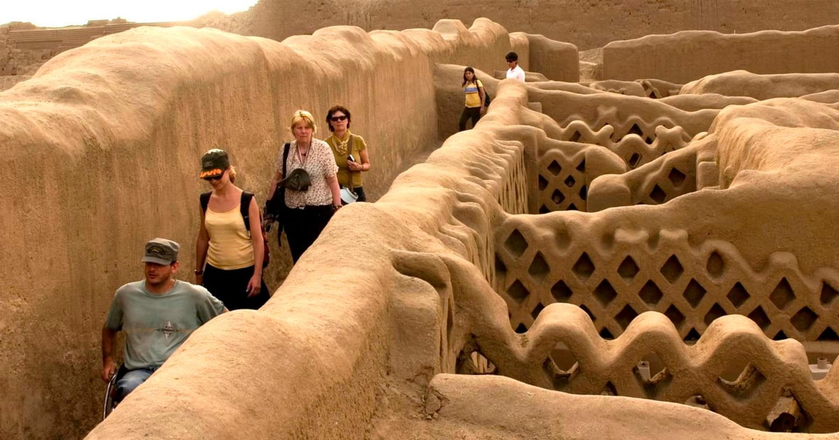 Piramides van de Zon en de Maan, Huanchaco + Chan Chan | GetYourGuide