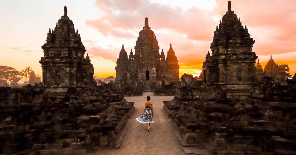 Yogyakarta: Prambanan Temple Sunset Tour with Transfer | GetYourGuide