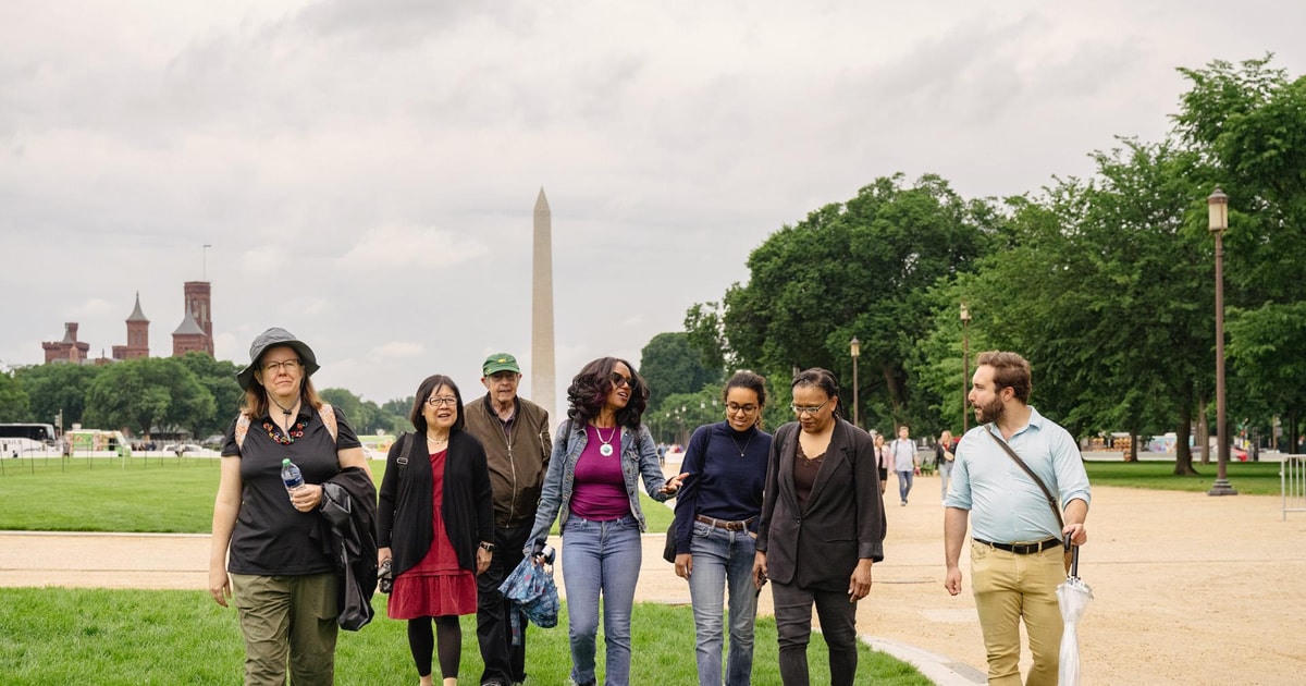 DC: Essential Smithsonian Tour with NMAAHC Timed Entry | GetYourGuide