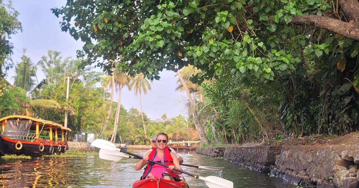 Kerala Backwater Village Kajak Tour (Ganztagestour) (Kainakary ...