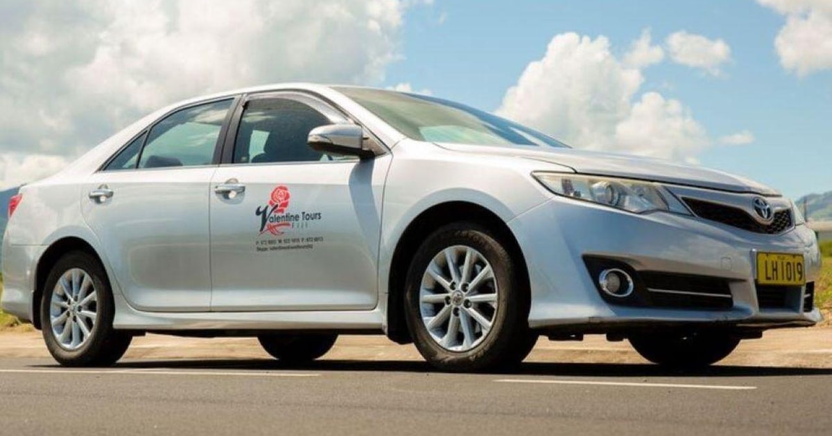 Privater Camry-Transfer zum Outrigger Resort mit Shell-Spitze ...