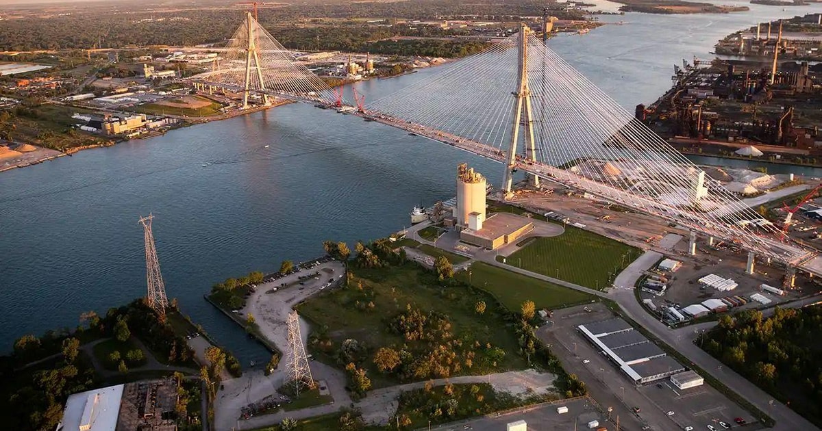 Detroit: Helicopter Rides Over City Landmarks | GetYourGuide