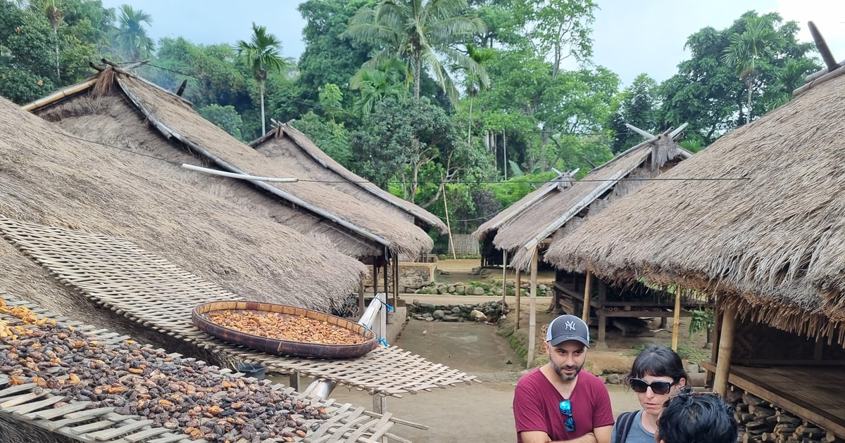 Lombok: Excursión de un día a las Cascadas y Bukit Selong con traslado ...