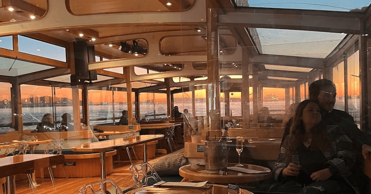 🛳️ New York City: Sunset Yacht Cruise No booking fee | New York City ...