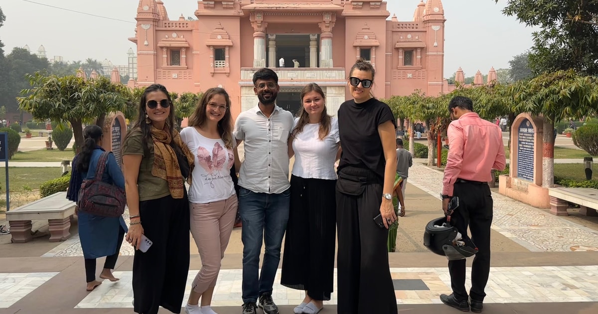 Übernachtungstour von Neu-Delhi nach Varanasi mit dem schnellsten Zug ...