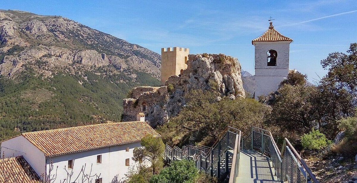From Alicante, Benidorm: to the medieval castle of Guadalest | GetYourGuide
