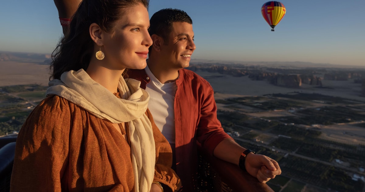Hegra Al Ula: Luftballonflyvning ved solopgang | GetYourGuide
