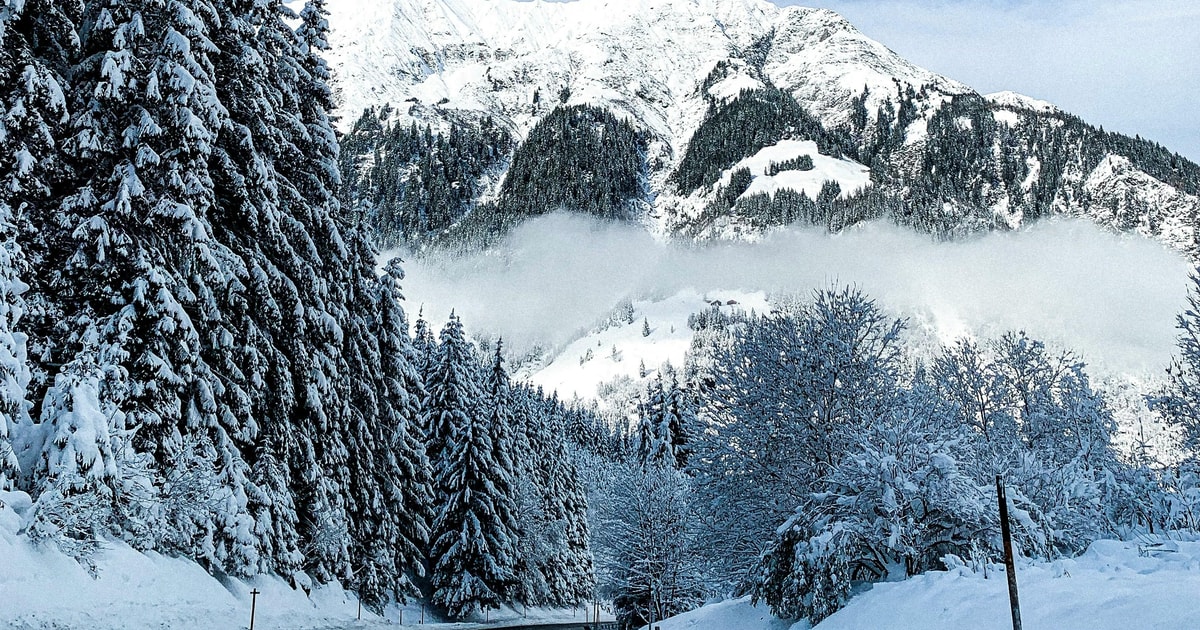 Lyon: panoramisk resa till Courchevel med fotostopp och kaffepaus ...