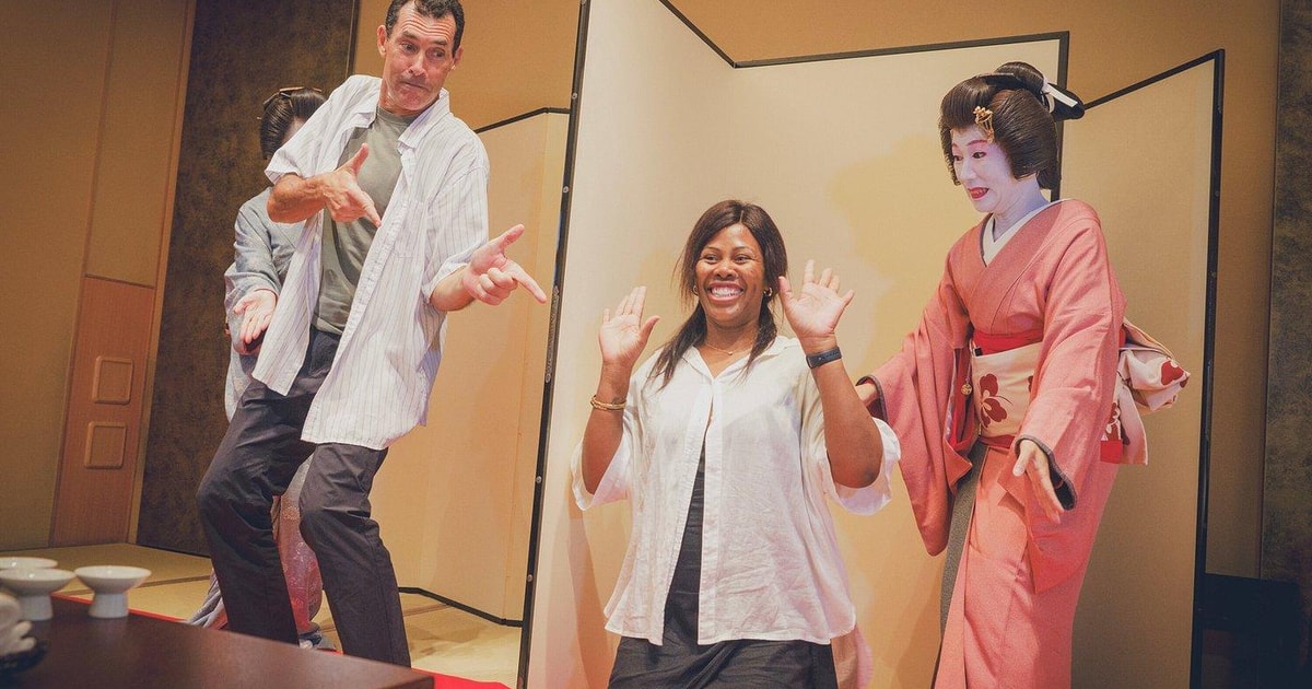 Tokyo : Spectacle de geisha avec la cuisine du restaurant Ryotei ...