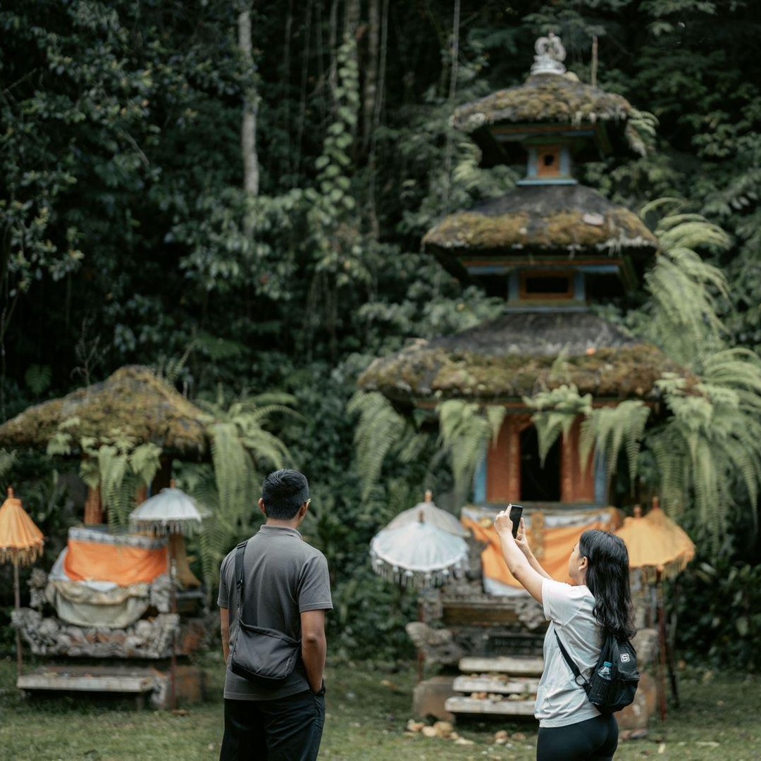 Munduk: Twin Lake Jungle Hike, Ulun Danu Temple, & Waterfall | GetYourGuide