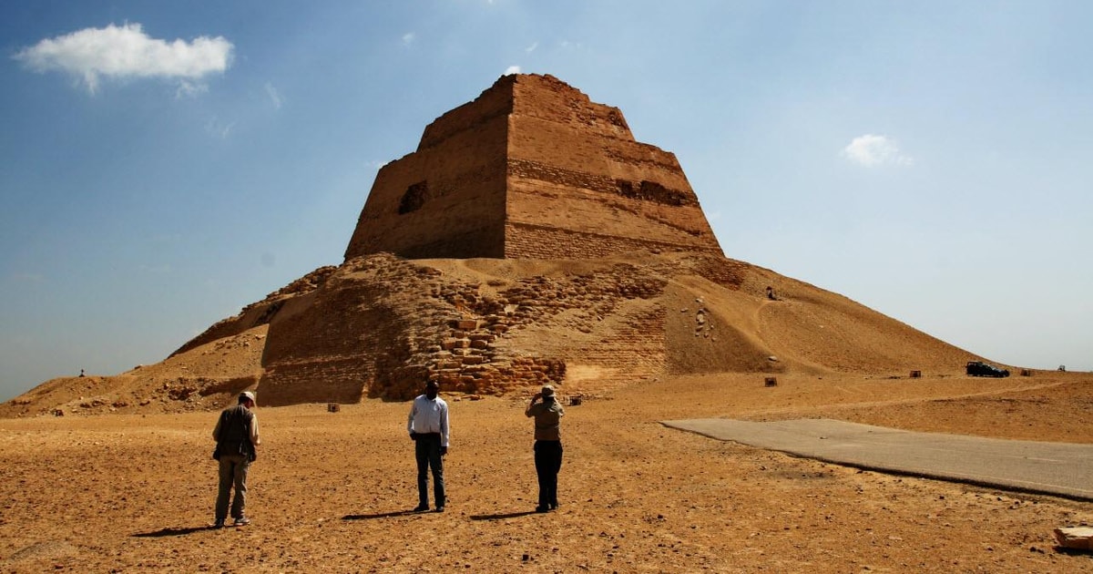 Desde El Cairo: Excursión privada de un día a las Pirámides de El ...