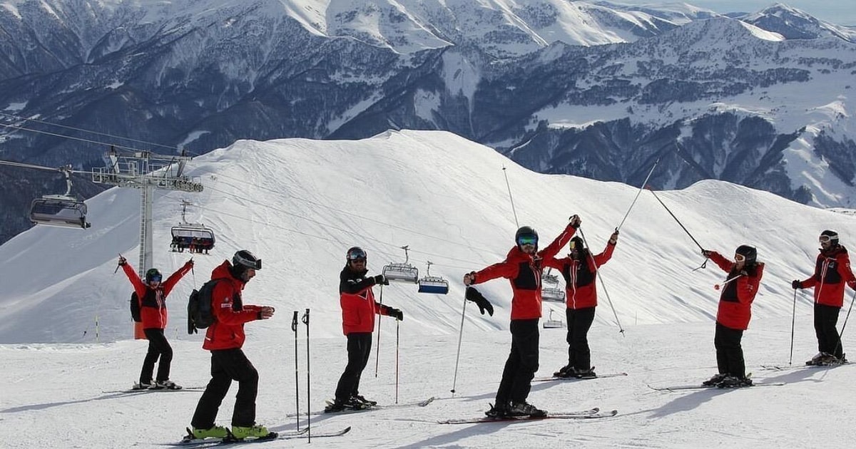Von Tiflis: Gudauri Ski Magic & Kaukasus | GetYourGuide