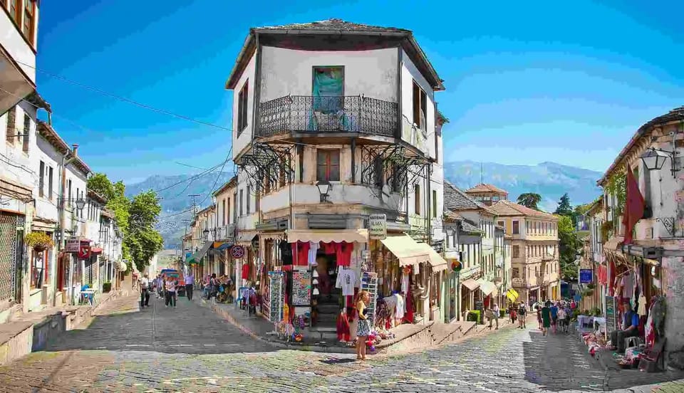 Gjirokastër: Kasteel Gjirokastra en de Oude Bazaar | GetYourGuide