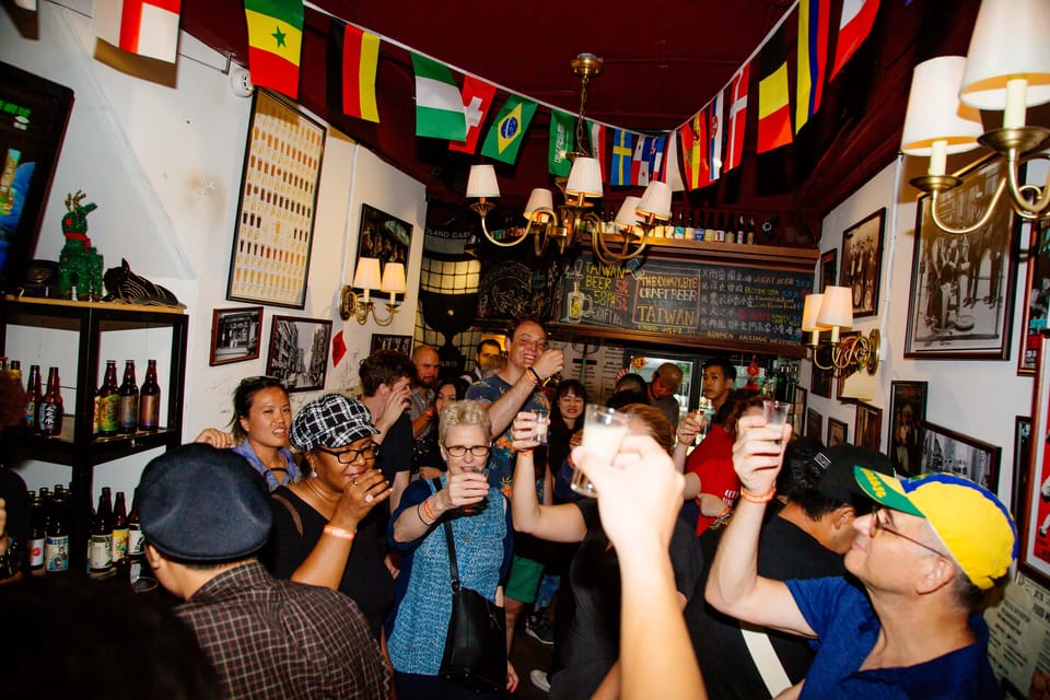 Taipei Nightlife: Taipei Pub Crawls (2 Different Routes) | GetYourGuide