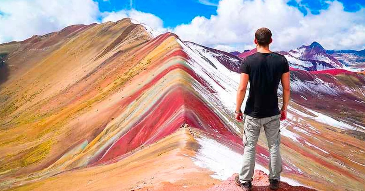 tour to the 7-color Mountain and Red Valley (optional) | GetYourGuide