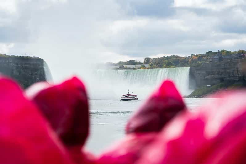 Toronto: Niagara Falls Day Trip with Niagara on the Lake | GetYourGuide