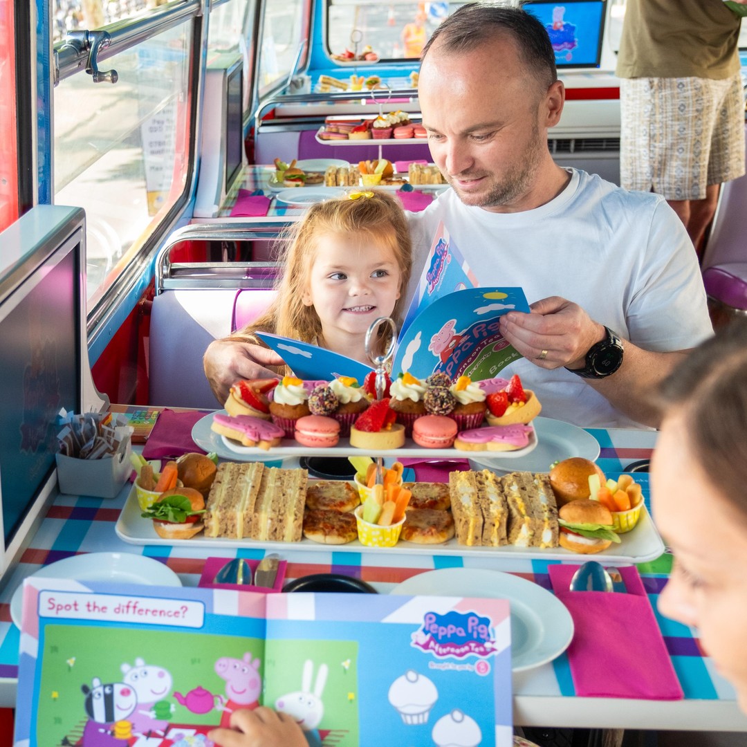London: Peppa Pig Afternoon Tea Bus Tour with Audio Guide | GetYourGuide