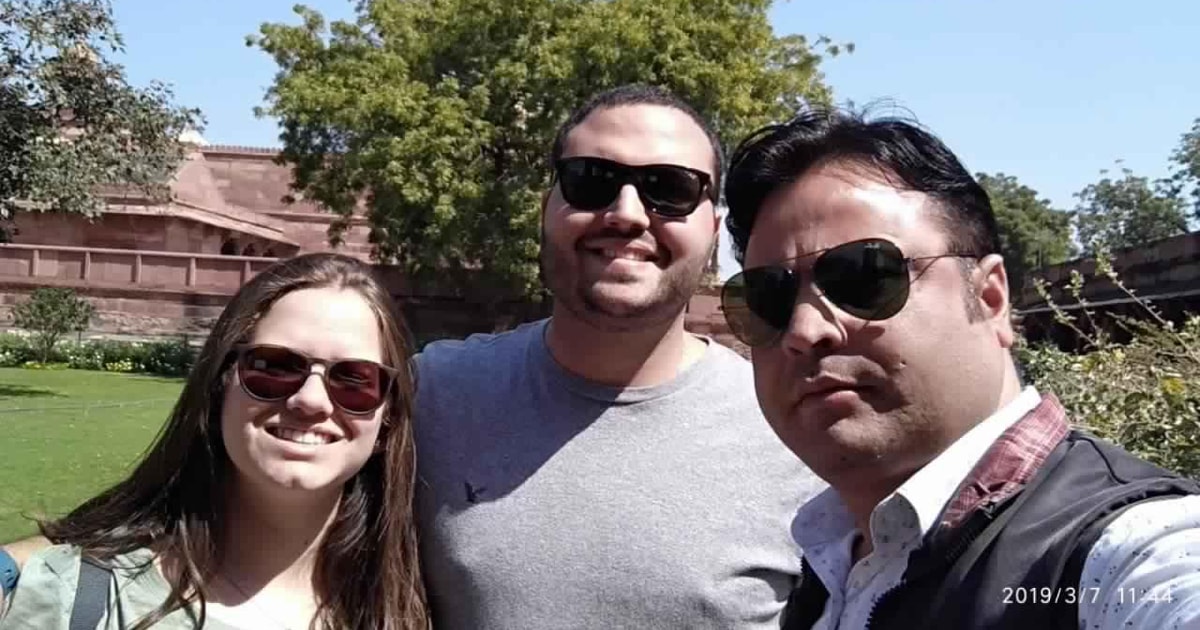 Tour del Taj Mahal in giornata con SOS Elephant/Bear Sanctuary ...