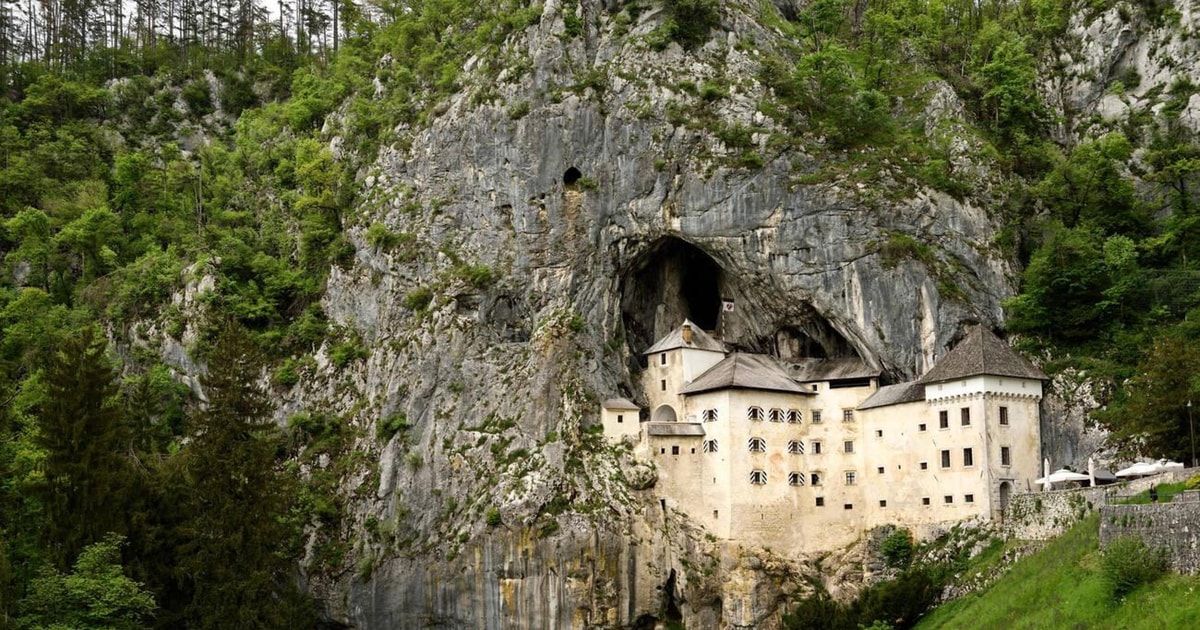 Zagabria: Escursione privata a Lubiana, alle grotte e al castello di ...