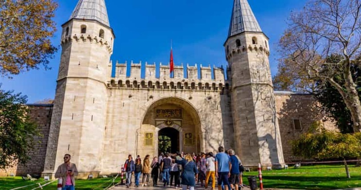 Půldenní odpolední prohlídka Istanbulu: Topkapi a Velký bazar ...