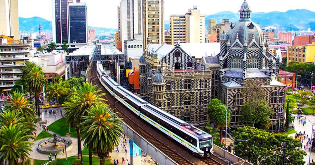 Medellin: Private Comuna 13, Pablo Escobar & Helicopter Tour | GetYourGuide