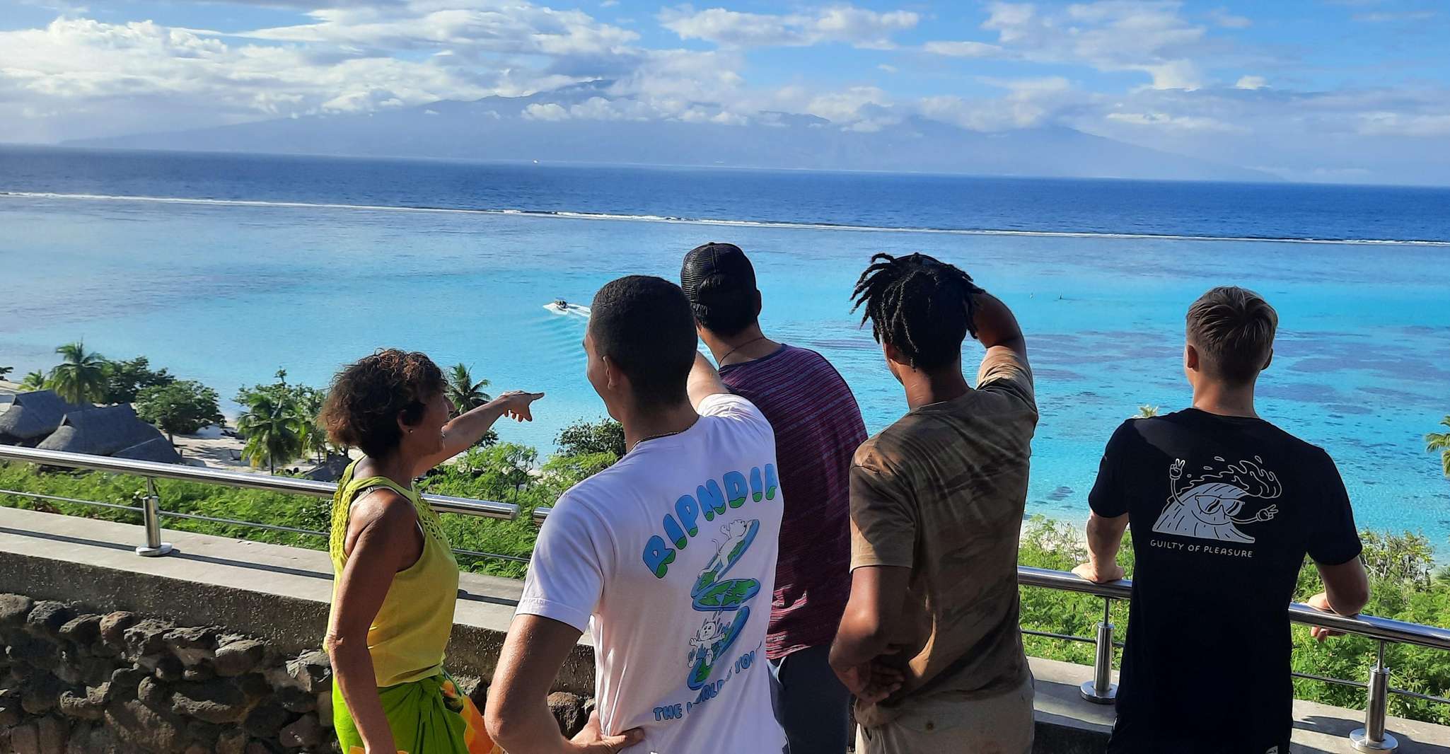 Moorea Safari Nature and Culture Tour with local guide - SuiteTrails