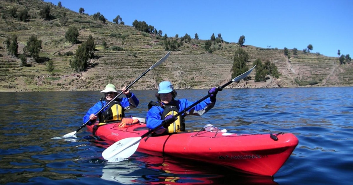 Puno : Île d'Uros - Kayak : Frais d'entrée | GetYourGuide