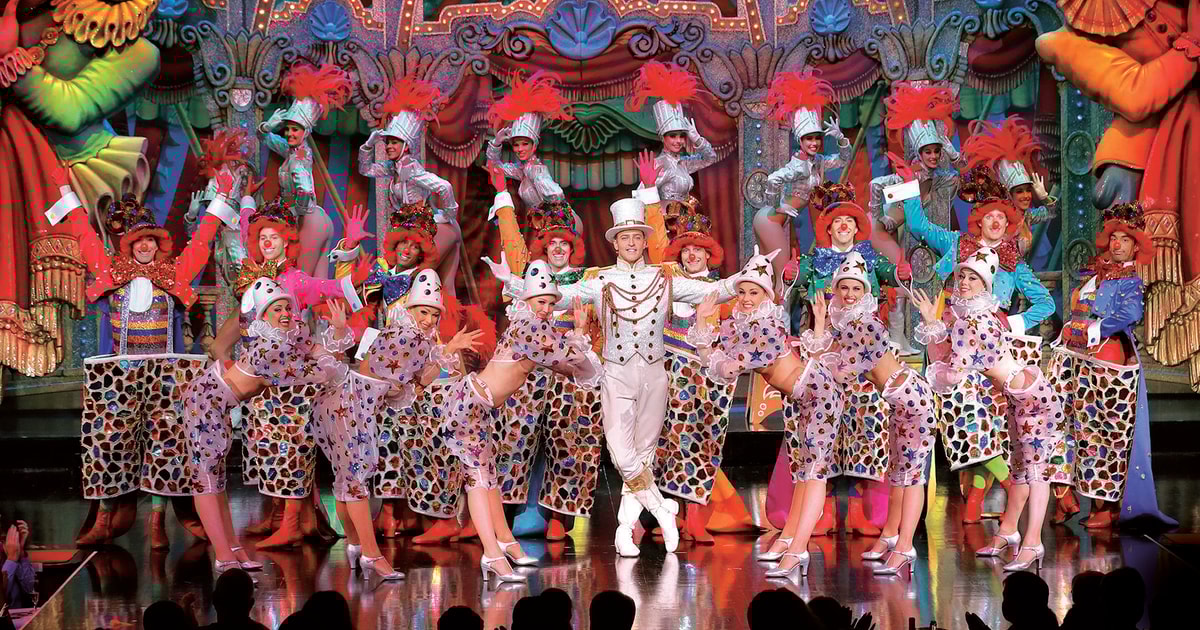 Paris: Moulin Rouge Dinner Show, Champagne, and Transport | GetYourGuide