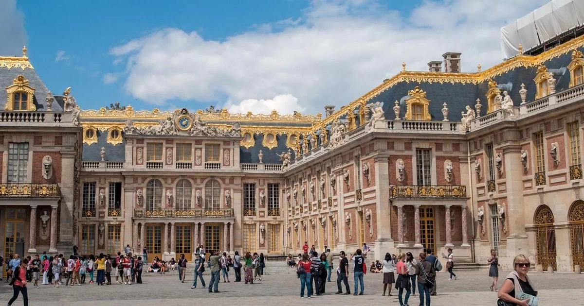 One day in the life of Louis XIV (Palace of Versailles) | GetYourGuide