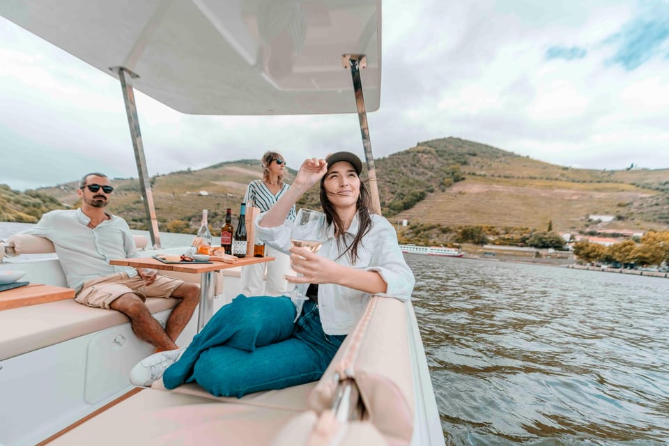 Pinhao: Douro River Electric Boat Tour with Wine Tasting | GetYourGuide