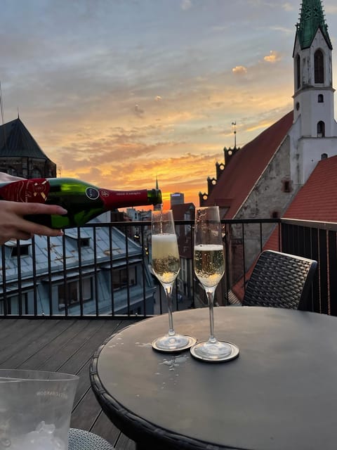 Riga Lipstick Masterclass & Wine | GetYourGuide