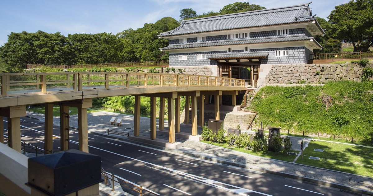 Tour di mezza giornata di Kanazawa (tour in e-bike) | GetYourGuide