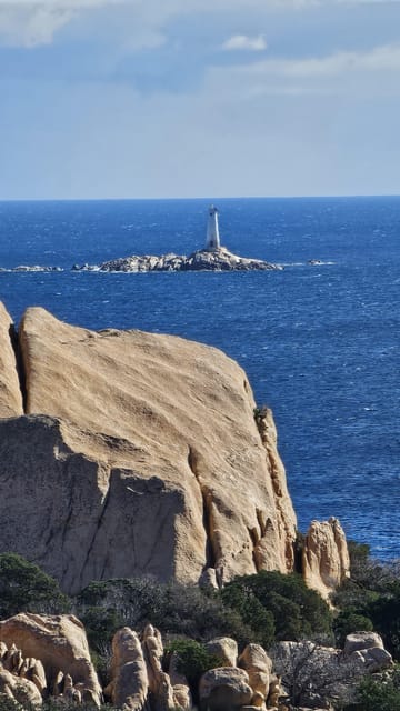 Caprera: Trekking da sogno tra spiagge paradisiache | GetYourGuide