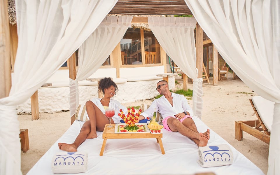 Explora Mangata Beach: Aventura en la Isla del Rosario | GetYourGuide