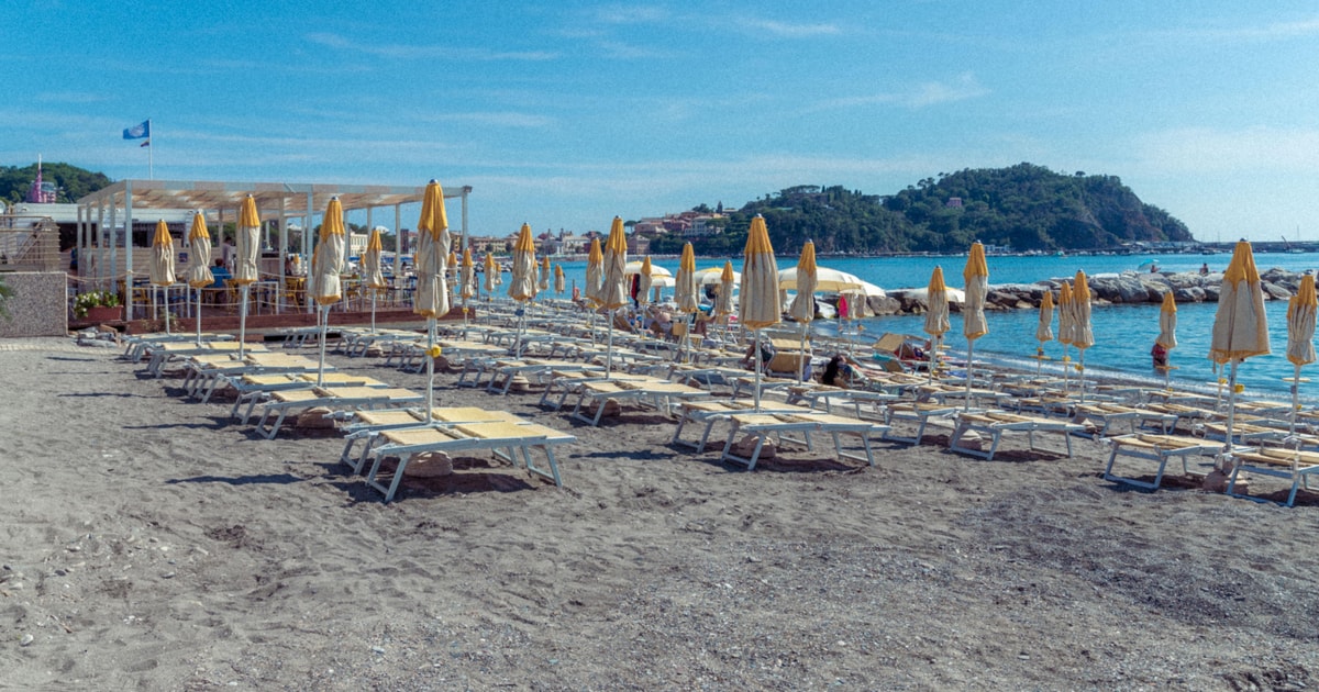 Sestri Levante: Beach day with sunbeds and umbrella - sector 3 ...